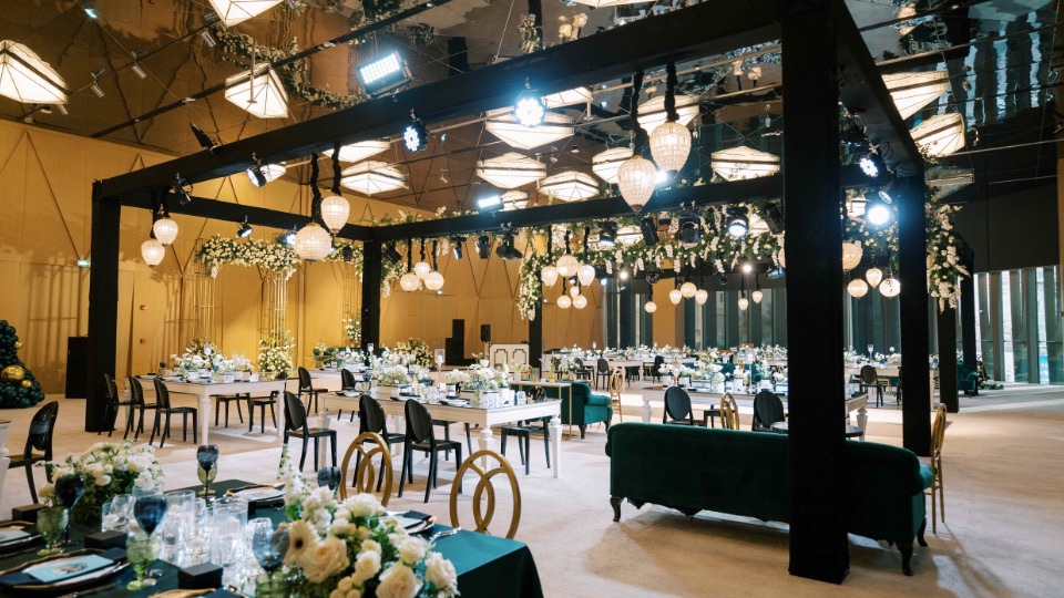 Case: RIXOS Premium Hotel, Dubai - B Y Z A N T I V M